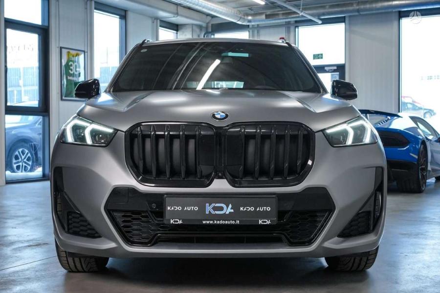Grey BMW X1 2023 in Kaunas, with an engine capacity of 2.00 L and mileage of 55 thousand km for 43450 €, photo 4 on AUTOMOTO.COM.LV