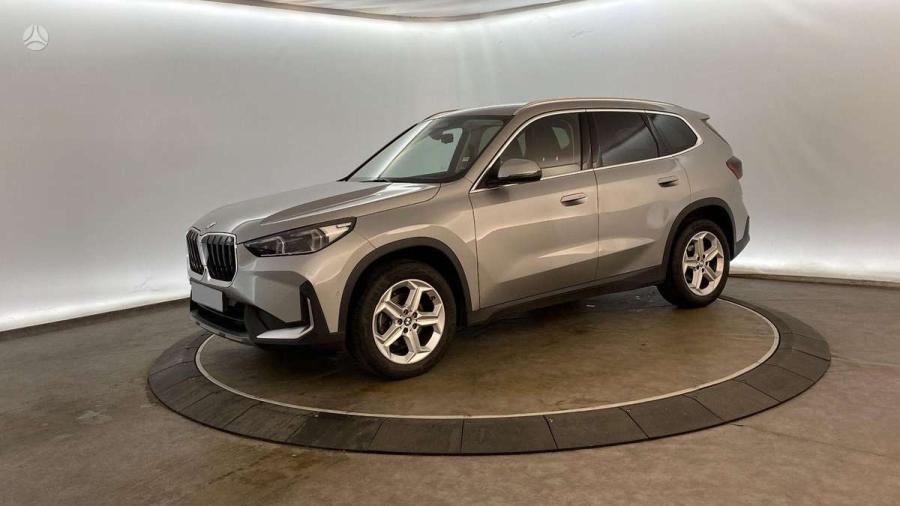Grey BMW X1 2023 in Vilnius, with an engine capacity of 1.50 L and mileage of 114 thousand km for 26140 €, photo 1 on AUTOMOTO.COM.LV