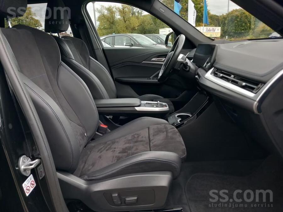 Grey BMW X1 2024 in Riga, with an engine capacity of 2.00 L and mileage of 23 thousand km for 41500 €, photo 14 on AUTOMOTO.COM.LV