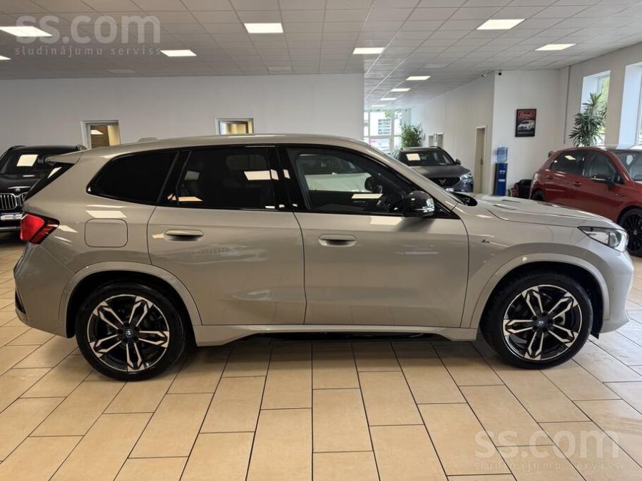 Pelēks BMW X1 2024 Rīga, ar dzinēja tilpumu 2.00 L un nobraukumu 47 tūkst. km par 39650 €, foto 5 vietnē AUTOMOTO.COM.LV