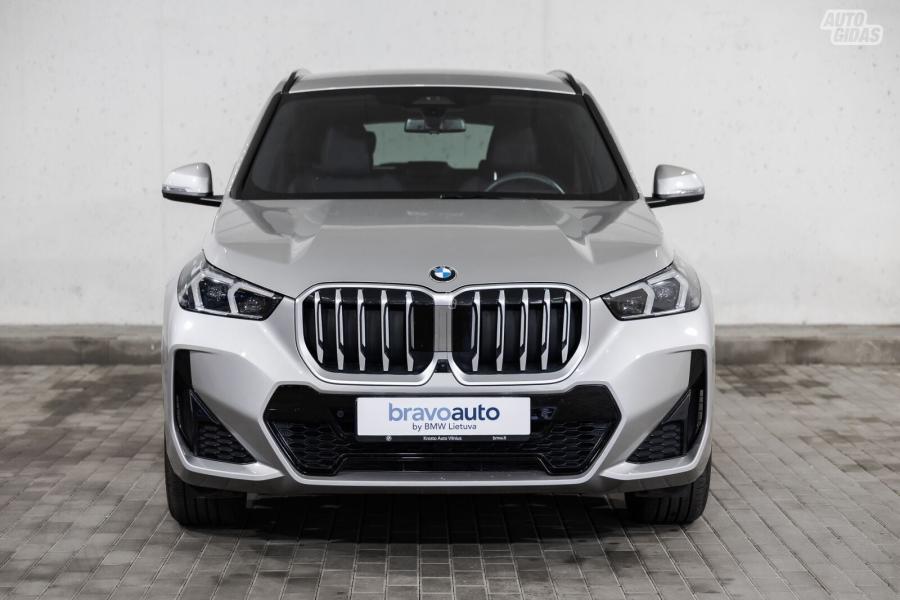 Grey BMW X1 2025 in Vilnius, with an engine capacity of 1.50 L and mileage of 19 thousand km for 39991 €, photo 5 on AUTOMOTO.COM.LV