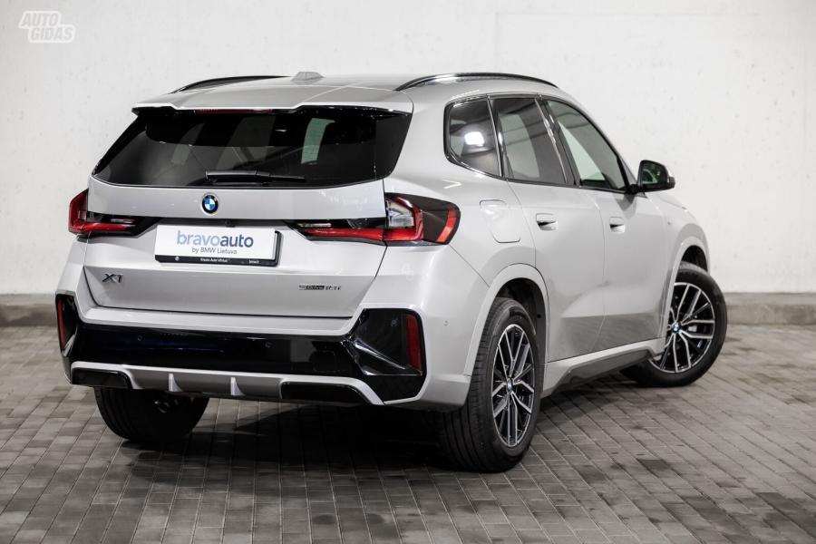 Grey BMW X1 2025 in Vilnius, with an engine capacity of 1.50 L and mileage of 19 thousand km for 39991 €, photo 11 on AUTOMOTO.COM.LV