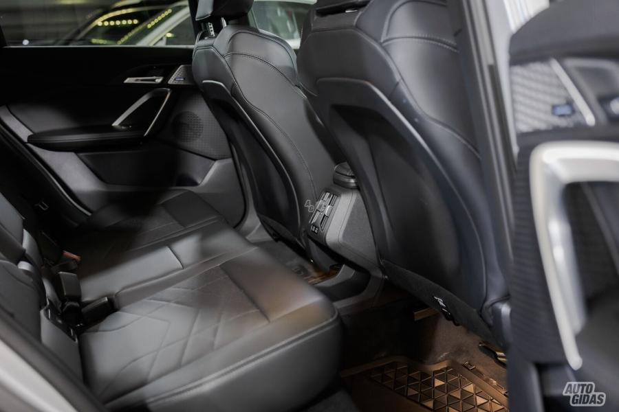 Grey BMW X1 2025 in Vilnius, with an engine capacity of 1.50 L and mileage of 19 thousand km for 39991 €, photo 17 on AUTOMOTO.COM.LV