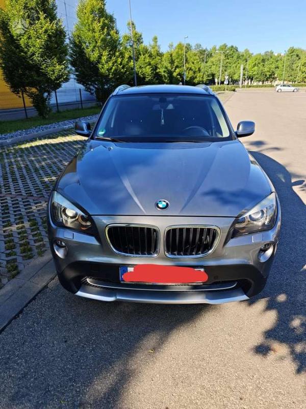 Pelēks BMW X1 2010 Klaipėda, ar dzinēja tilpumu 2.00 L un nobraukumu 207 tūkst. km par 6900 €, foto 1 vietnē AUTOMOTO.COM.LV