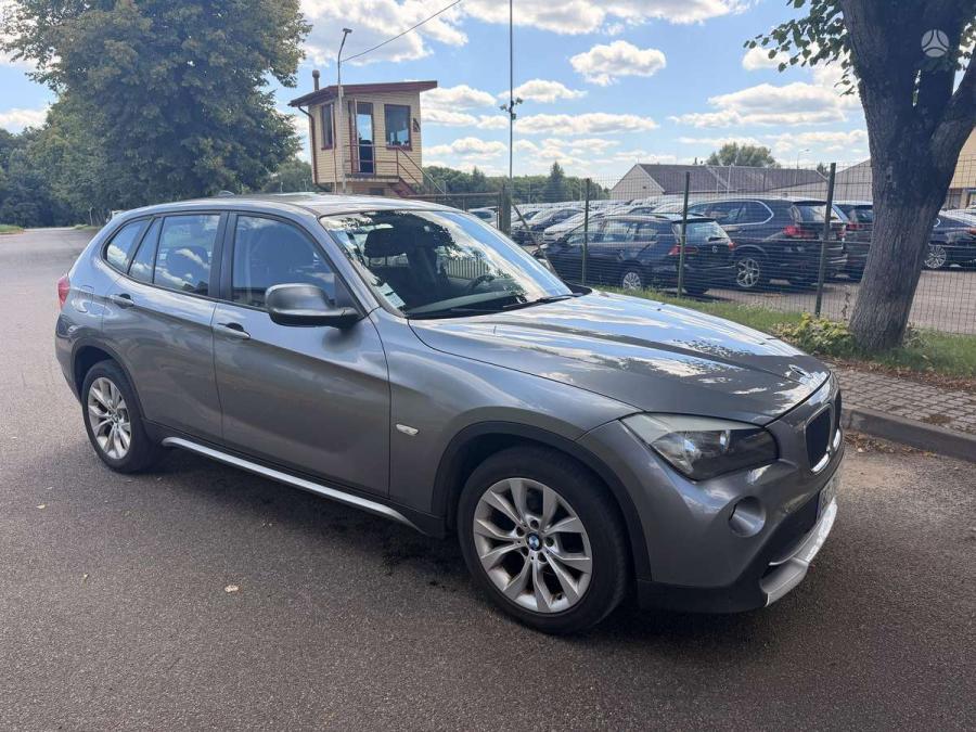 Pelēks BMW X1 2011 Tauragė, ar dzinēja tilpumu 2.00 L un nobraukumu 287 tūkst. km par 5500 €, foto 3 vietnē AUTOMOTO.COM.LV