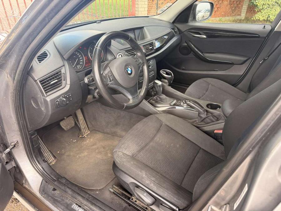 Pelēks BMW X1 2011 Tauragė, ar dzinēja tilpumu 2.00 L un nobraukumu 287 tūkst. km par 5500 €, foto 8 vietnē AUTOMOTO.COM.LV