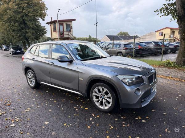 BMW X1 2011 in Taurage on AUTOMOTO.COM.LV Grey BMW X1 2011 in Taurage, with an engine capacity of 2.00 L and mileage of 287 thousand km for 5150 €, photo 3 on AUTOMOTO.COM.LV