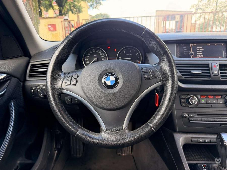 Grey BMW X1 2011 in Taurage, with an engine capacity of 2.00 L and mileage of 287 thousand km for 5150 €, photo 15 on AUTOMOTO.COM.LV
