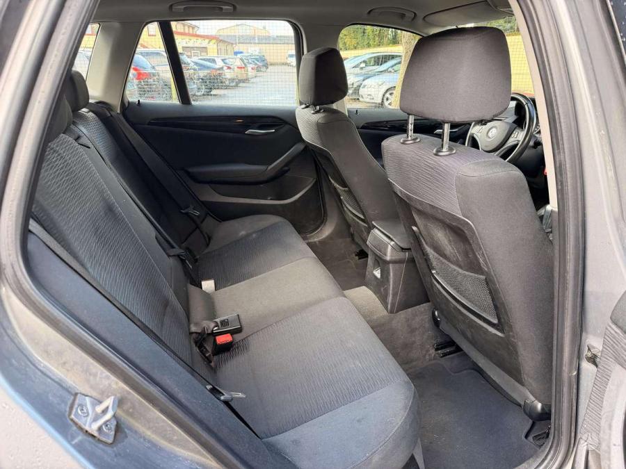 Grey BMW X1 2011 in Taurage, with an engine capacity of 2.00 L and mileage of 287 thousand km for 5150 €, photo 17 on AUTOMOTO.COM.LV