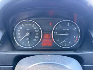 Grey BMW X1 2011 in Taurage, with an engine capacity of 2.00 L and mileage of 287 thousand km for 5150 €, photo 25 on AUTOMOTO.COM.LV