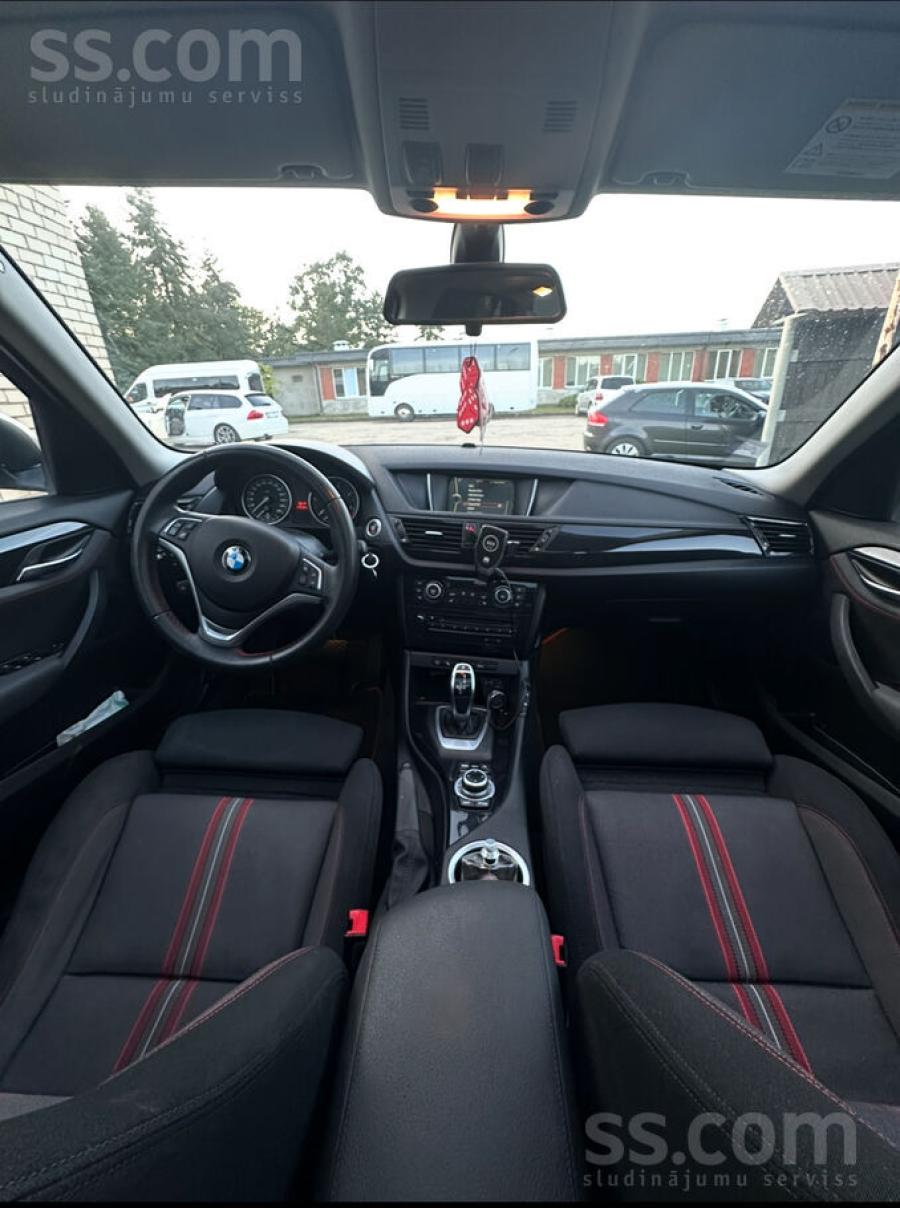 Grey BMW X1 2012 in Liepaja, with an engine capacity of 2.00 L and mileage of 293 thousand km for 7200 €, photo 5 on AUTOMOTO.COM.LV