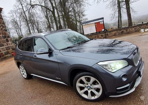 Grey BMW X1 2014 in Vilnius, with an engine capacity of 2.00 L and mileage of 199 thousand km for 10200 €, photo 3 on AUTOMOTO.COM.LV
