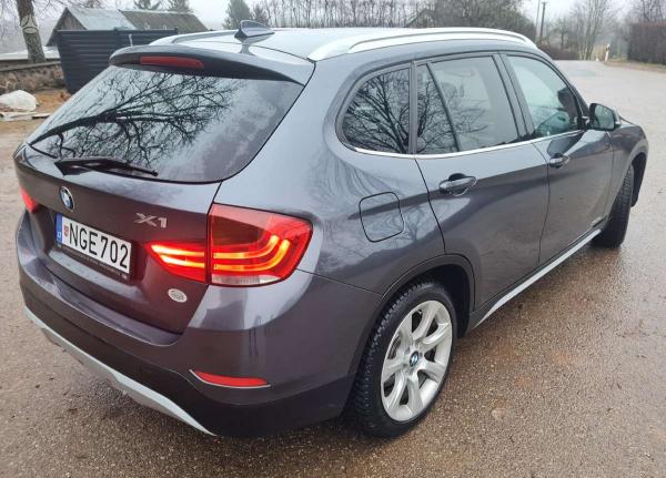 Grey BMW X1 2014 in Vilnius, with an engine capacity of 2.00 L and mileage of 199 thousand km for 10200 €, photo 5 on AUTOMOTO.COM.LV