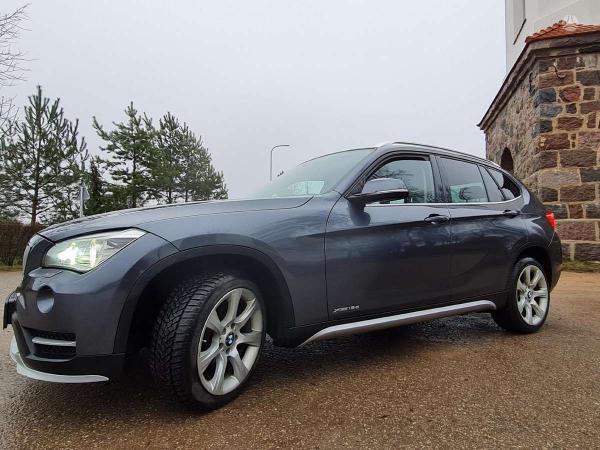 Grey BMW X1 2014 in Vilnius, with an engine capacity of 2.00 L and mileage of 199 thousand km for 10200 €, photo 9 on AUTOMOTO.COM.LV