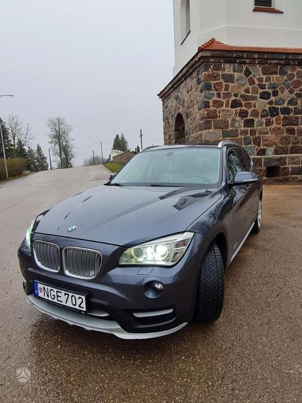 Grey BMW X1 2014 in Vilnius, with an engine capacity of 2.00 L and mileage of 199 thousand km for 10200 €, photo 10 on AUTOMOTO.COM.LV