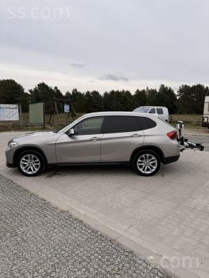 Grey BMW X1 2014 in Liepaja, with an engine capacity of 2.00 L and mileage of 215 thousand km for 9800 €, photo 5 on AUTOMOTO.COM.LV