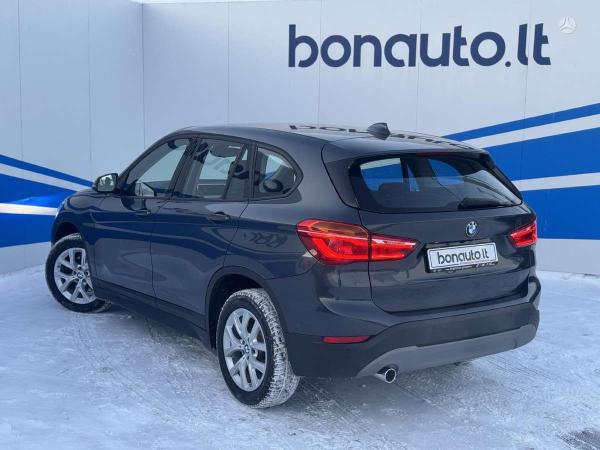 Grey BMW X1 2016 in Kaunas, with an engine capacity of 2.00 L and mileage of 291 thousand km for 13850 €, photo 4 on AUTOMOTO.COM.LV