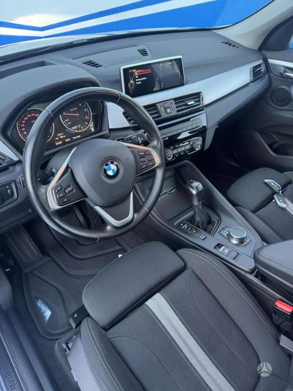 Grey BMW X1 2016 in Kaunas, with an engine capacity of 2.00 L and mileage of 291 thousand km for 13850 €, photo 8 on AUTOMOTO.COM.LV