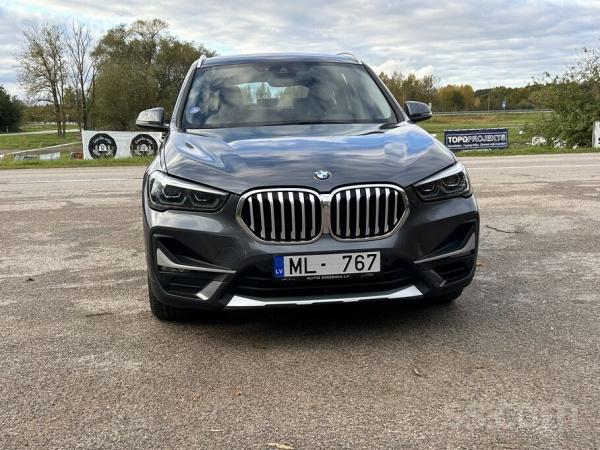 Pelēks BMW X1 2019 Liepāja, ar dzinēja tilpumu 1.50 L un nobraukumu 204 tūkst. km par 17500 €, foto 4 vietnē AUTOMOTO.COM.LV