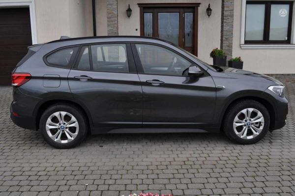 Pelēks BMW X1 2021 Klaipėda, ar dzinēja tilpumu 1.50 L un nobraukumu 70 tūkst. km par 18500 €, foto 2 vietnē AUTOMOTO.COM.LV