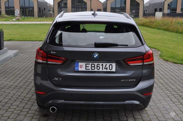 Pelēks BMW X1 2021 Klaipėda, ar dzinēja tilpumu 1.50 L un nobraukumu 70 tūkst. km par 18500 €, foto 4 vietnē AUTOMOTO.COM.LV