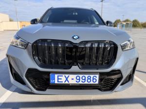 Grey BMW X1 2023 in Riga, with an engine capacity of 0.10 L and mileage of 26 thousand km for 35900 €, photo 17 on AUTOMOTO.COM.LV