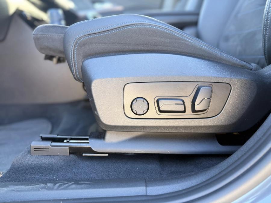 Grey BMW X1 2023 in Riga, with an engine capacity of 0.10 L and mileage of 26 thousand km for 35900 €, photo 19 on AUTOMOTO.COM.LV