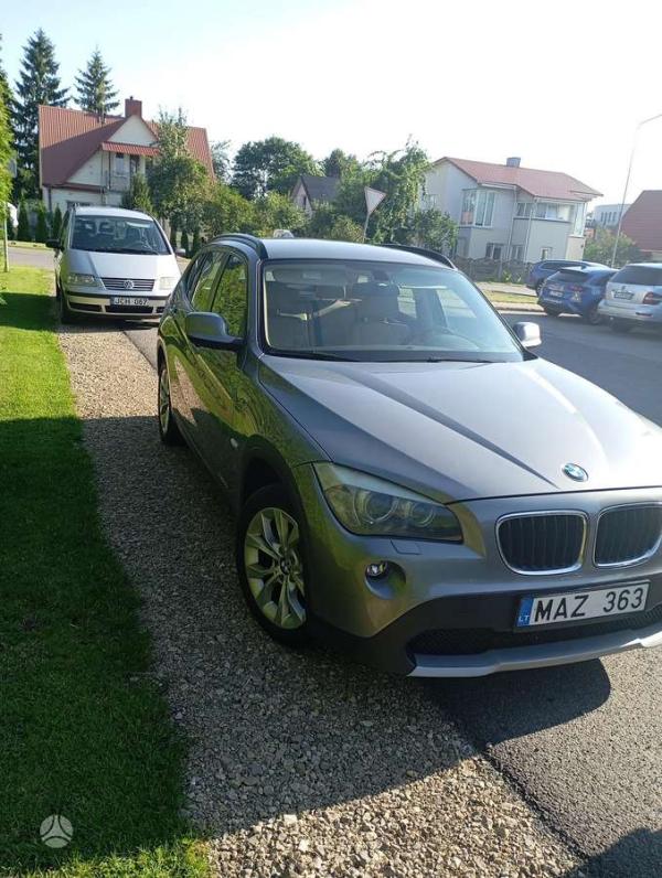 Grey BMW X1 2011 in Panevezys, with an engine capacity of 2.00 L and mileage of 273 thousand km for 6100 €, photo 1 on AUTOMOTO.COM.LV