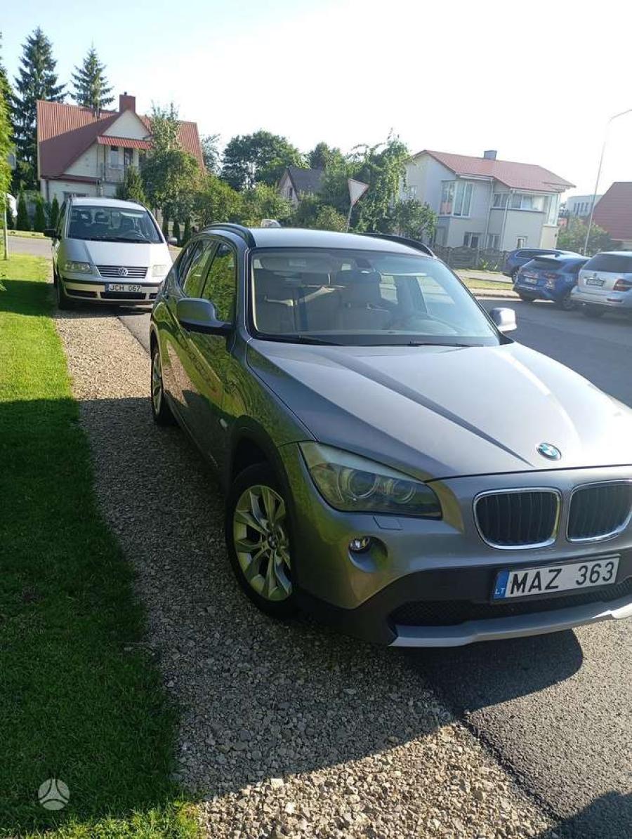 Grey BMW X1 2011 in Panevezys, with an engine capacity of 2.00 L and mileage of 273 thousand km for 6100 €, photo 1 on AUTOMOTO.COM.LV
