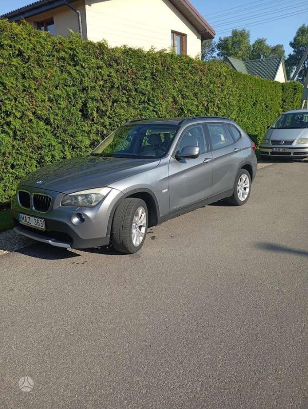 Grey BMW X1 2011 in Panevezys, with an engine capacity of 2.00 L and mileage of 273 thousand km for 6100 €, photo 3 on AUTOMOTO.COM.LV