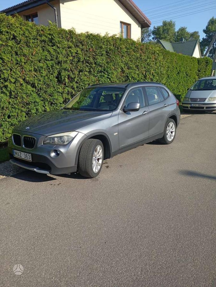 Grey BMW X1 2011 in Panevezys, with an engine capacity of 2.00 L and mileage of 273 thousand km for 6100 €, photo 4 on AUTOMOTO.COM.LV
