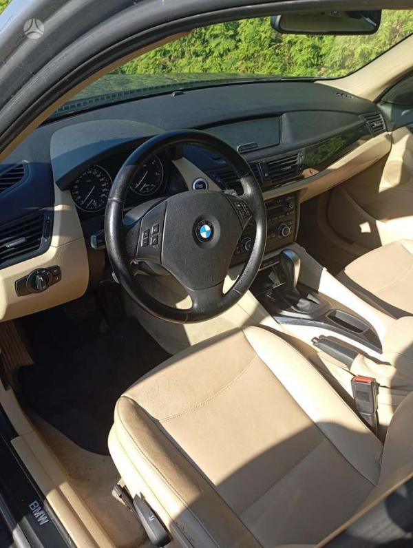 Grey BMW X1 2011 in Panevezys, with an engine capacity of 2.00 L and mileage of 273 thousand km for 6100 €, photo 5 on AUTOMOTO.COM.LV