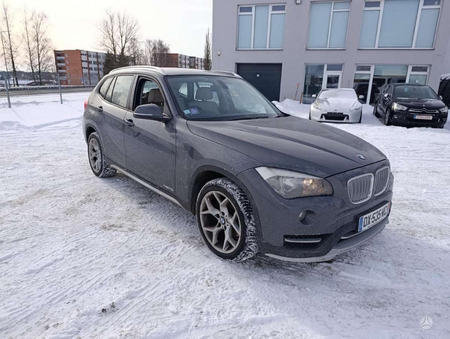 Pelēks BMW X1 2014 Alīta, ar dzinēja tilpumu 2.00 L un nobraukumu 260 tūkst. km par 3700 €, foto 1 vietnē AUTOMOTO.COM.LV