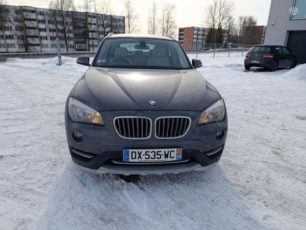 Pelēks BMW X1 2014 Alīta, ar dzinēja tilpumu 2.00 L un nobraukumu 260 tūkst. km par 3700 €, foto 2 vietnē AUTOMOTO.COM.LV