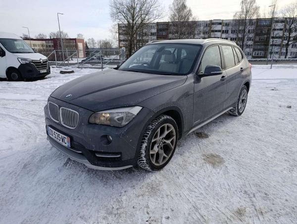Pelēks BMW X1 2014 Alīta, ar dzinēja tilpumu 2.00 L un nobraukumu 260 tūkst. km par 3700 €, foto 3 vietnē AUTOMOTO.COM.LV