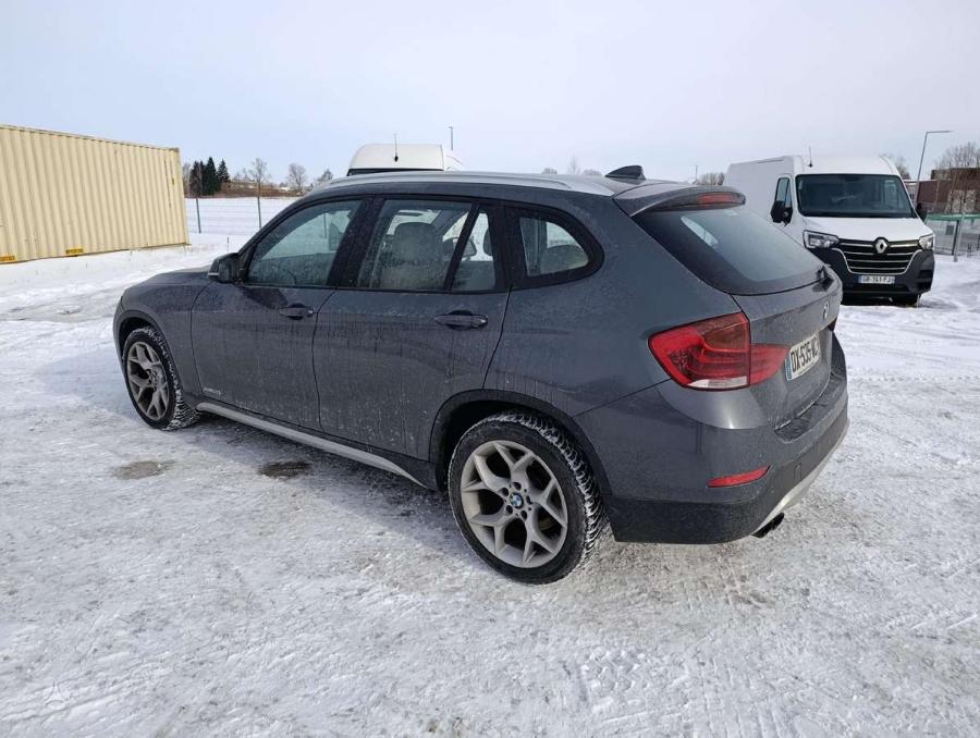 Pelēks BMW X1 2014 Alīta, ar dzinēja tilpumu 2.00 L un nobraukumu 260 tūkst. km par 3700 €, foto 5 vietnē AUTOMOTO.COM.LV