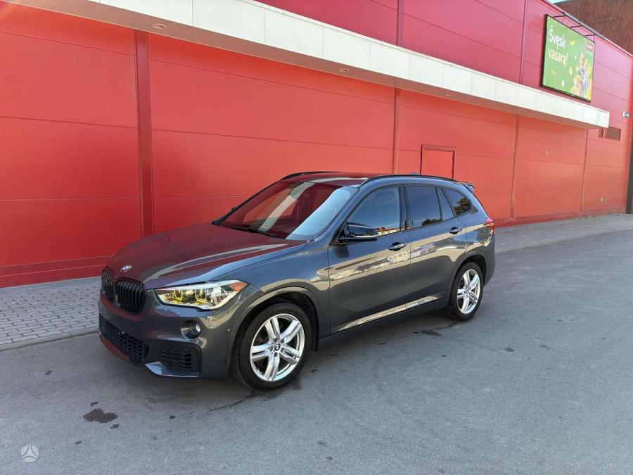 Pelēks BMW X1 2017 Klaipėda, ar dzinēja tilpumu 2.00 L un nobraukumu 168 tūkst. km par 13795 €, foto 1 vietnē AUTOMOTO.COM.LV
