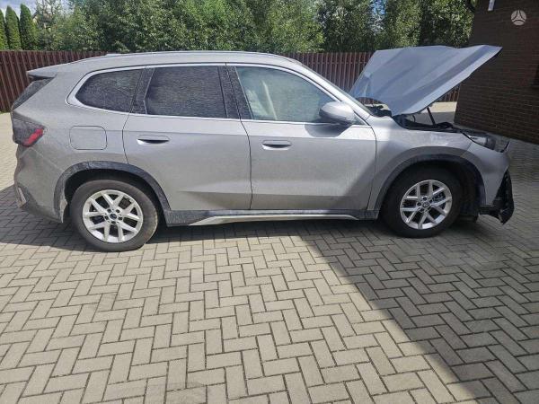 Grey BMW X1 2023 in Vilkaviskis, with an engine capacity of 0.00 L and mileage of 13 thousand km for 14900 €, photo 1 on AUTOMOTO.COM.LV