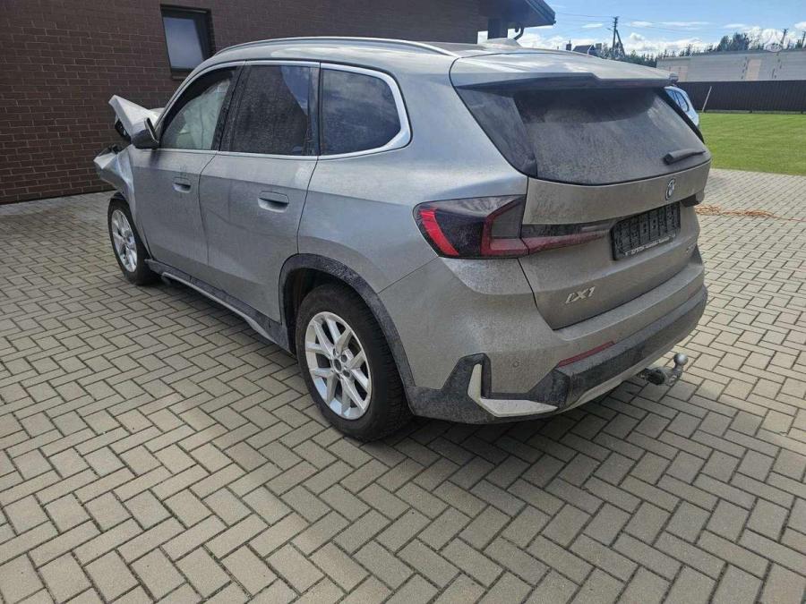 Grey BMW X1 2023 in Vilkaviskis, with an engine capacity of 0.00 L and mileage of 13 thousand km for 14900 €, photo 4 on AUTOMOTO.COM.LV