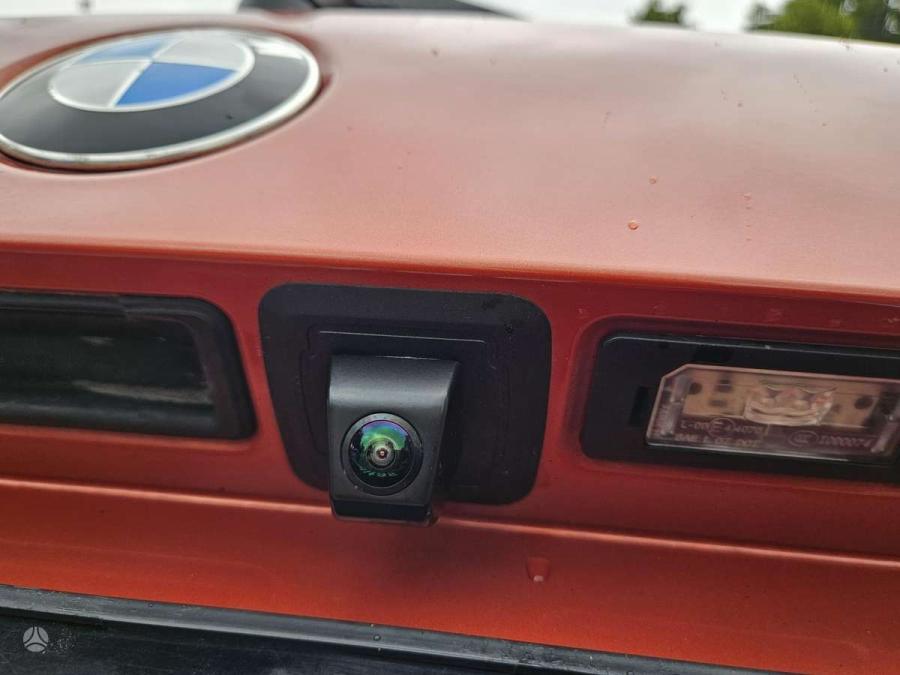 Orange BMW X1 2012 in Siauliai, with an engine capacity of 2.00 L and mileage of 282 thousand km for 8750 €, photo 24 on AUTOMOTO.COM.LV