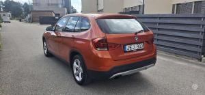 Orange BMW X1 2012 in Vilnius, with an engine capacity of 2.00 L and mileage of 163 thousand km for 5900 €, photo 8 on AUTOMOTO.COM.LV