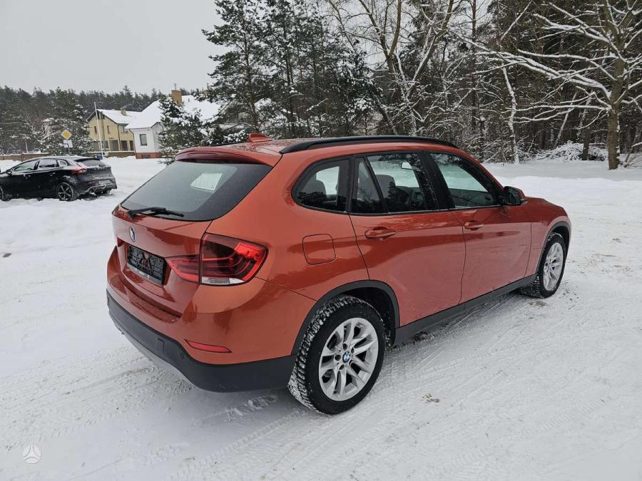 Orange BMW X1 2014 in Ukmerge, with an engine capacity of 2.00 L and mileage of 237 thousand km for 7500 €, photo 5 on AUTOMOTO.COM.LV