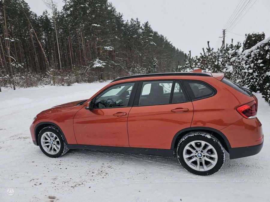 Orange BMW X1 2014 in Ukmerge, with an engine capacity of 2.00 L and mileage of 237 thousand km for 7500 €, photo 8 on AUTOMOTO.COM.LV