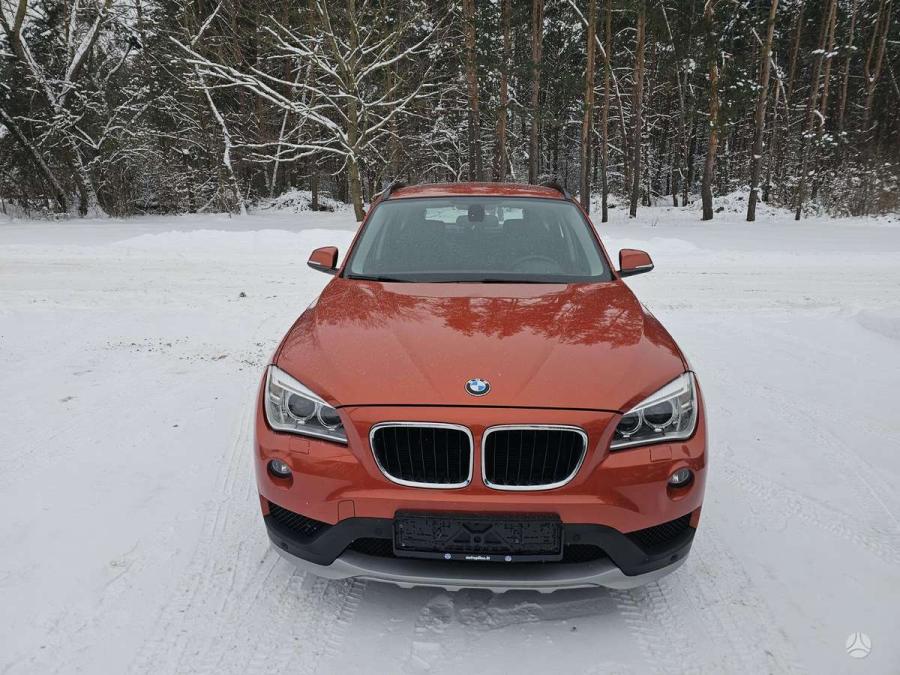 Orange BMW X1 2014 in Ukmerge, with an engine capacity of 2.00 L and mileage of 237 thousand km for 7500 €, photo 11 on AUTOMOTO.COM.LV