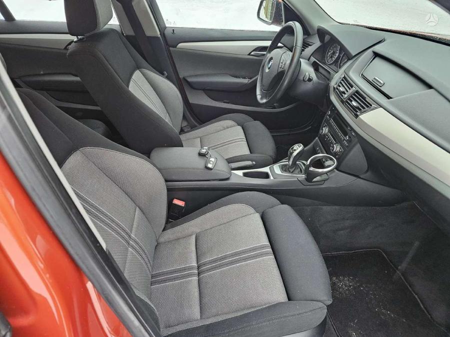Orange BMW X1 2014 in Ukmerge, with an engine capacity of 2.00 L and mileage of 237 thousand km for 7500 €, photo 14 on AUTOMOTO.COM.LV