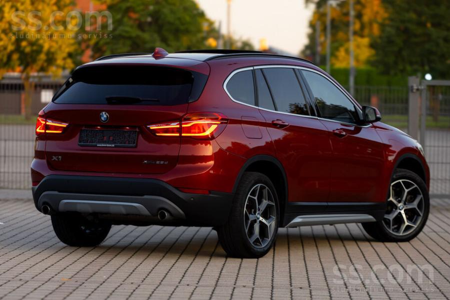 Orange BMW X1 2018 in Riga, with an engine capacity of 2.50 L and mileage of 0 thousand km for 17900 €, photo 5 on AUTOMOTO.COM.LV