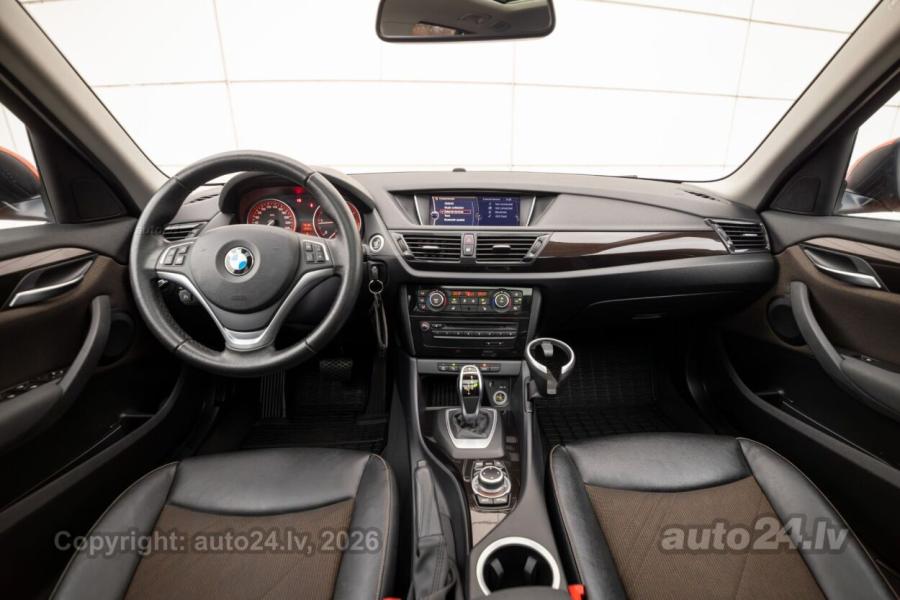 Oranžs BMW X1 2013 Tallina, ar dzinēja tilpumu 2.00 L un nobraukumu 124 tūkst. km par 12500 €, foto 25 vietnē AUTOMOTO.COM.LV