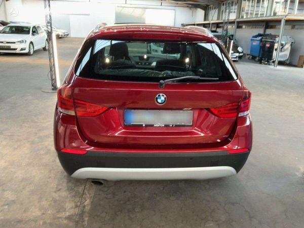 Red BMW X1 2010 in Kaunas, with an engine capacity of 2.00 L and mileage of 185 thousand km for 7980 €, photo 7 on AUTOMOTO.COM.LV