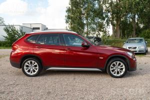 Red BMW X1 2010 in Liepaja, with an engine capacity of 2.00 L and mileage of 267 thousand km for 7500 €, photo 5 on AUTOMOTO.COM.LV
