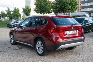 Red BMW X1 2010 in Liepaja, with an engine capacity of 2.00 L and mileage of 267 thousand km for 7500 €, photo 9 on AUTOMOTO.COM.LV